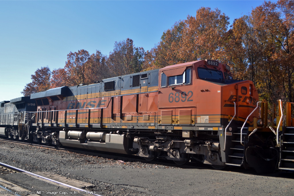 BNSF 6892